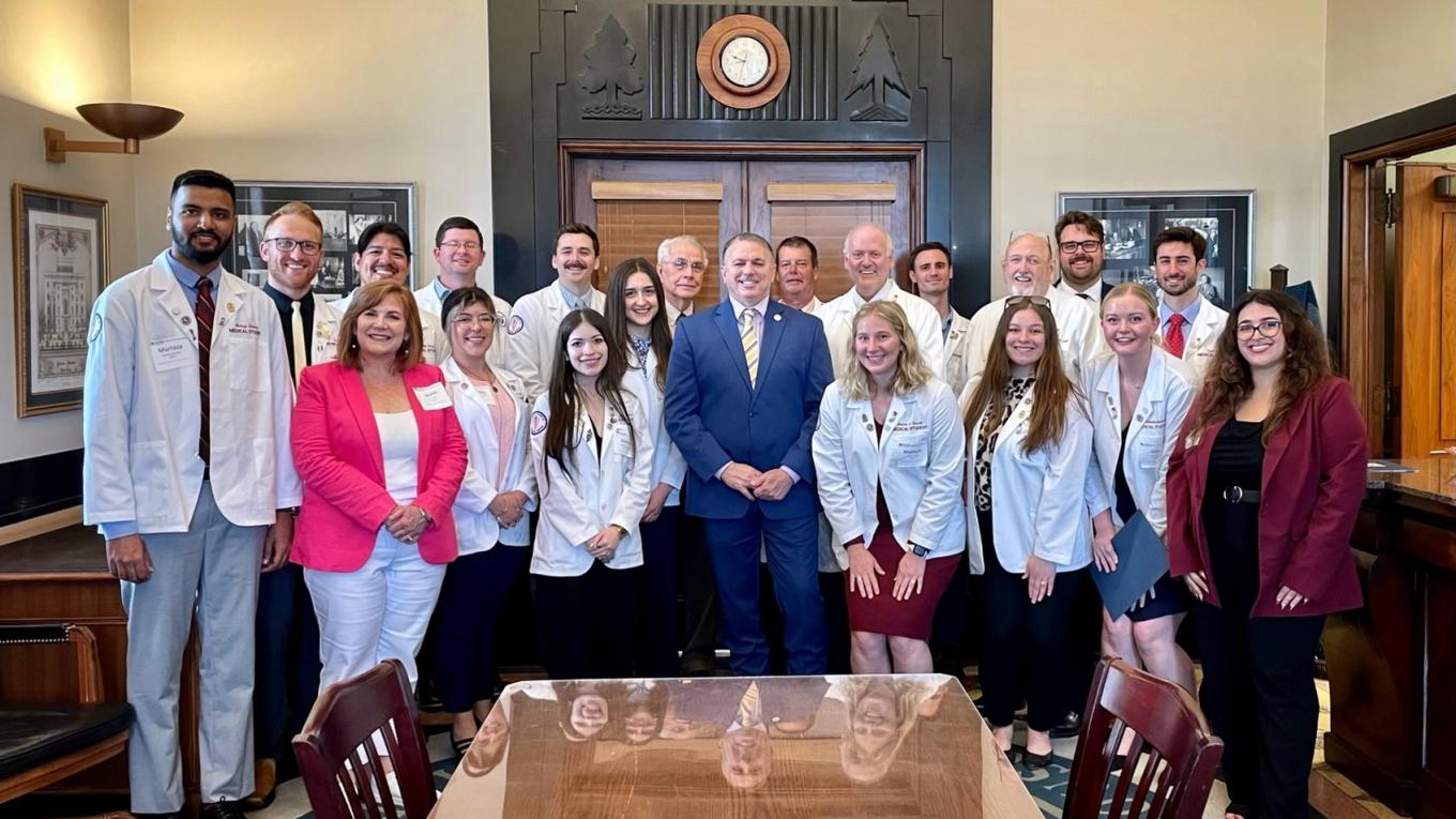 VCOM-Louisiana Students, Faculty Participate in White Coat Wednesday | VCOM