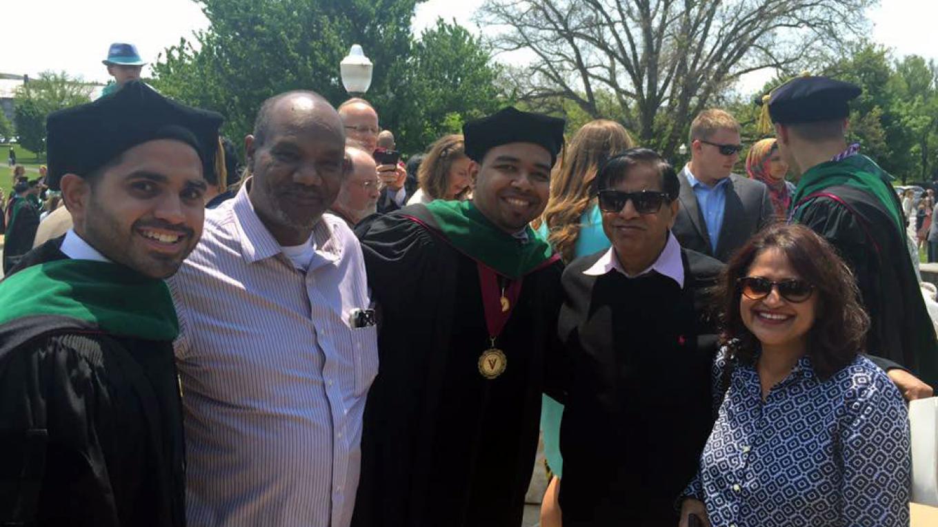 VCOM-Virginia Alumni Are Paying It Forward | VCOM